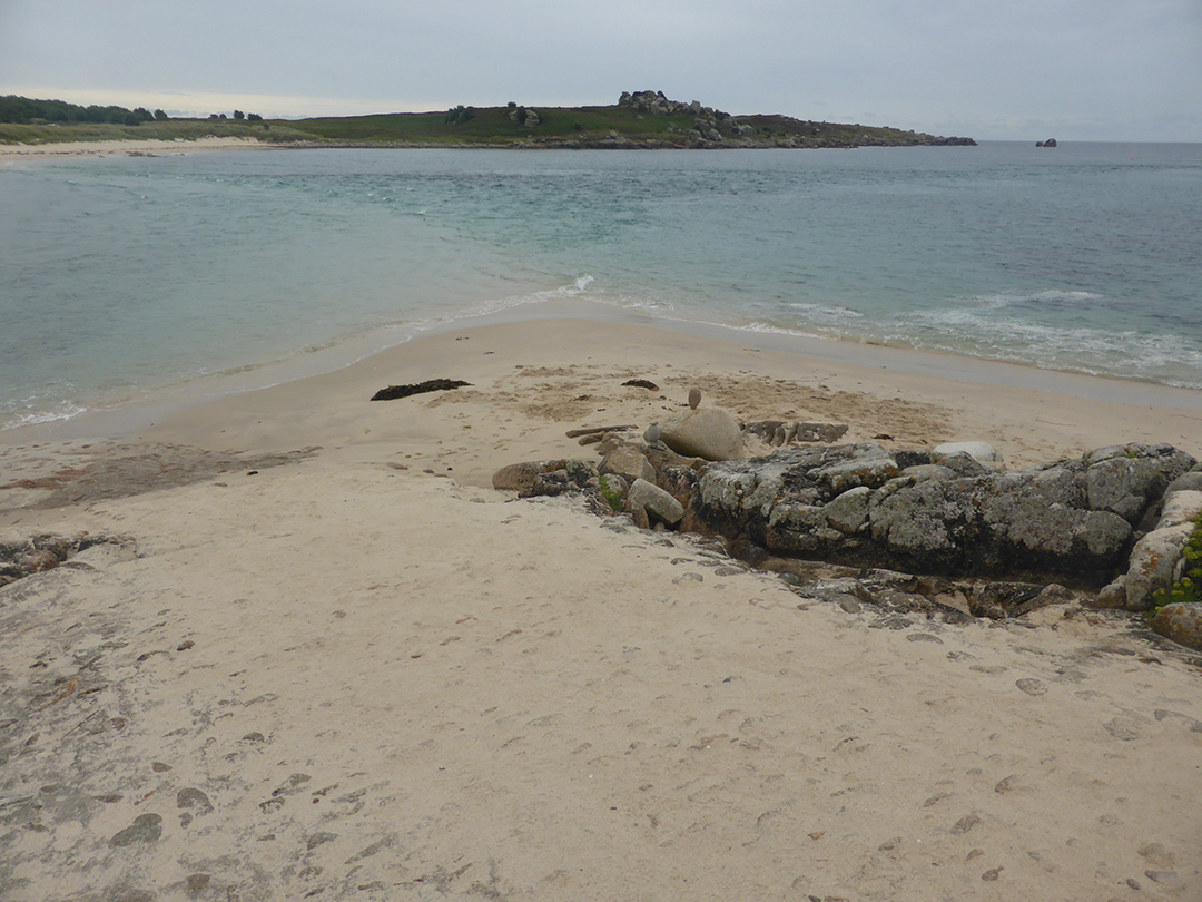 Wild Swimming #3: A Treacherous Tombolo on Gugh – Mudskipper Press