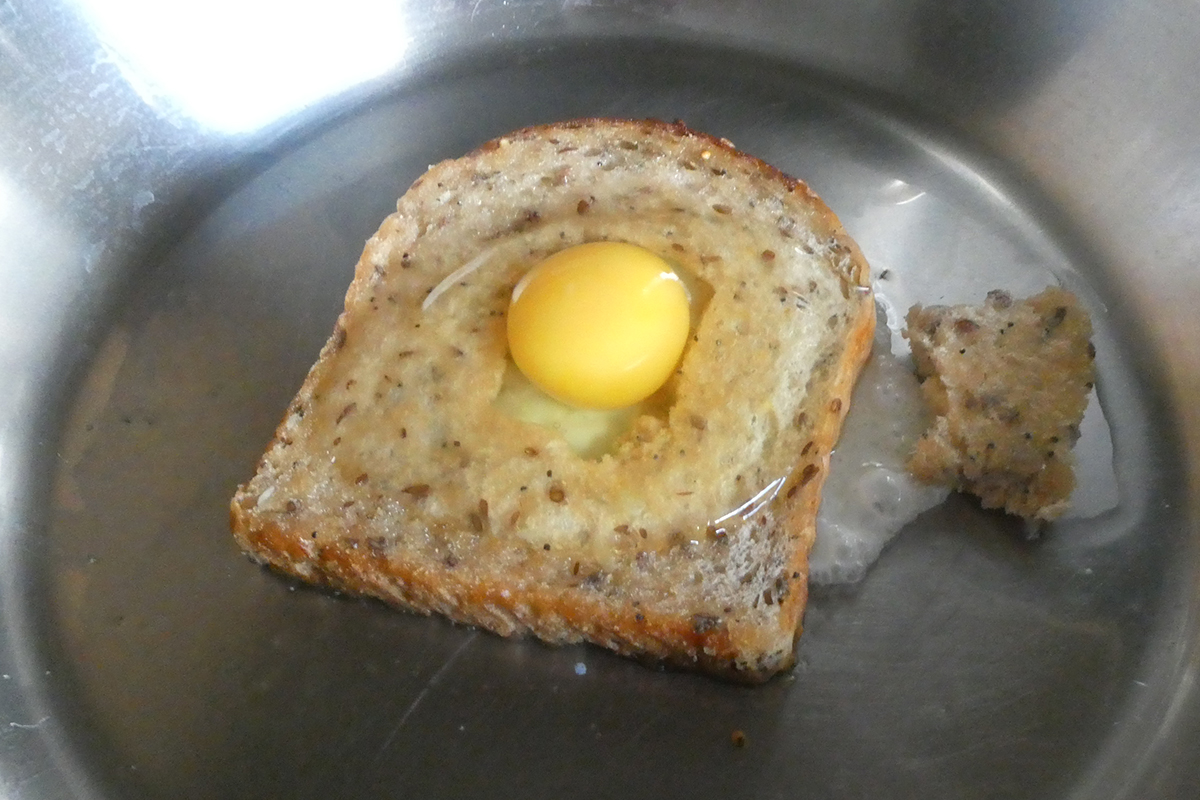 Beery Sue’s Post-Pub Recipes #6: Moonstruck Fried Egg – Mudskipper Press
